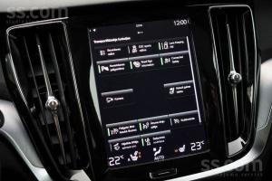 Pelēks Volvo V60 2021 Tukums, ar dzinēja tilpumu 2.00 L un nobraukumu 195 tūkst. km par 100 €, foto 20 vietnē AUTOMOTO.COM.LV