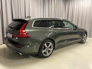 Pelēks Volvo V60 2022 Kauņa, ar dzinēja tilpumu 0.00 L un nobraukumu 65 tūkst. km par 34769 €, foto 5 vietnē AUTOMOTO.COM.LV