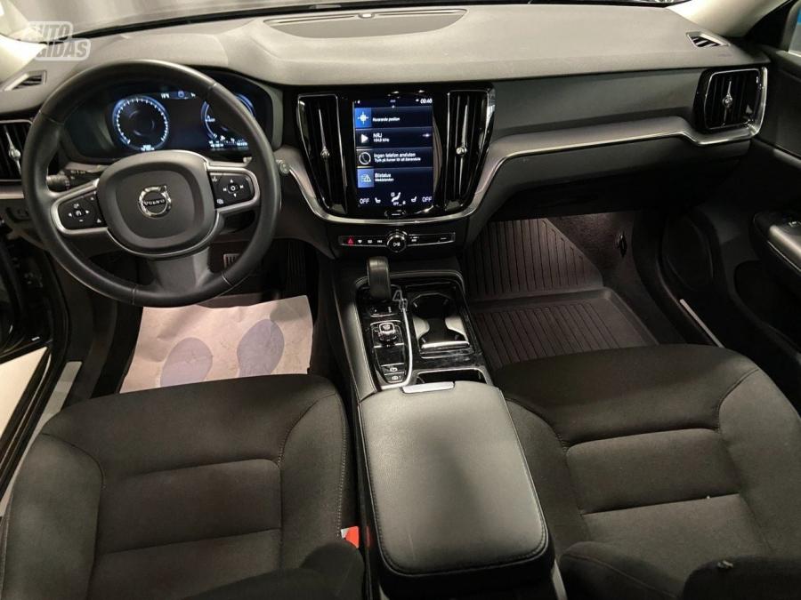 Pelēks Volvo V60 2022 Kauņa, ar dzinēja tilpumu 0.00 L un nobraukumu 65 tūkst. km par 34769 €, foto 10 vietnē AUTOMOTO.COM.LV