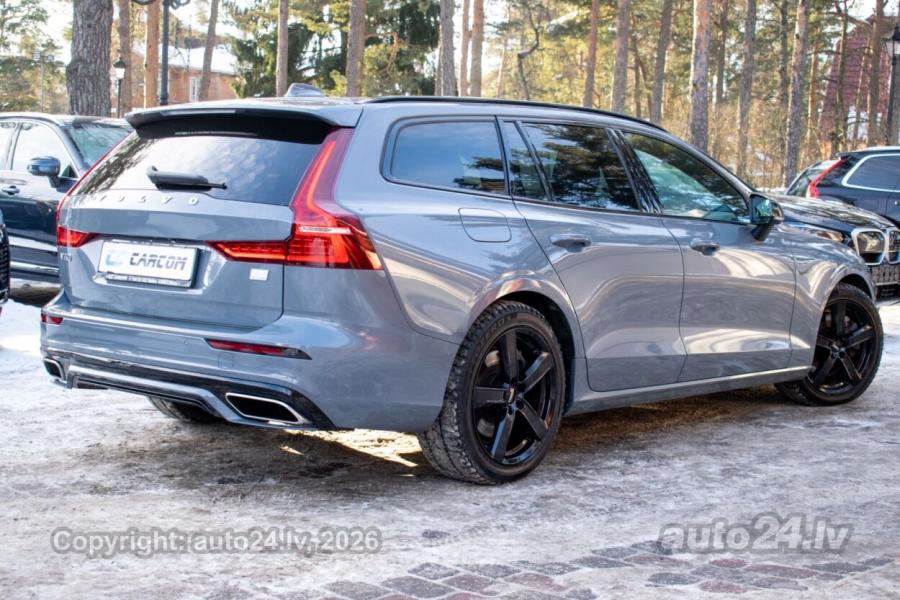 Pelēks Volvo V60 2022 Tallina, ar dzinēja tilpumu 2.00 L un nobraukumu 106 tūkst. km par 35990 €, foto 2 vietnē AUTOMOTO.COM.LV