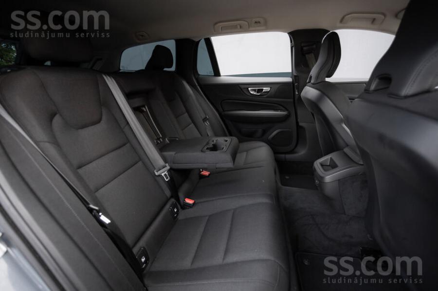 Pelēks Volvo V60 2022 Jelgava, ar dzinēja tilpumu 2.00 L un nobraukumu 193 tūkst. km par 16500 €, foto 15 vietnē AUTOMOTO.COM.LV