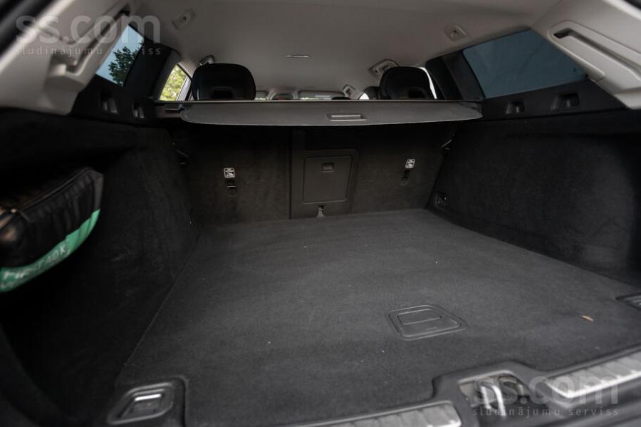 Pelēks Volvo V60 2022 Jelgava, ar dzinēja tilpumu 2.00 L un nobraukumu 193 tūkst. km par 16500 €, foto 16 vietnē AUTOMOTO.COM.LV