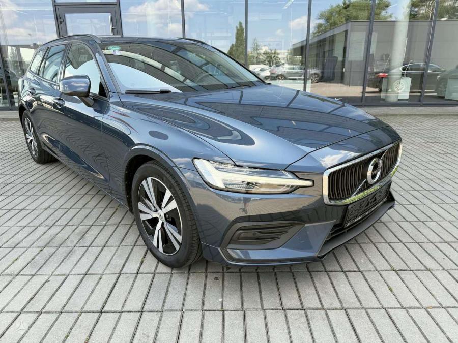 Grey Volvo V60 2022 in Kaunas, with an engine capacity of 1.97 L and mileage of 198 thousand km for 15900 €, photo 3 on AUTOMOTO.COM.LV