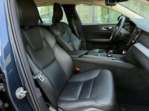 Grey Volvo V60 2022 in Kaunas, with an engine capacity of 1.97 L and mileage of 198 thousand km for 15900 €, photo 12 on AUTOMOTO.COM.LV