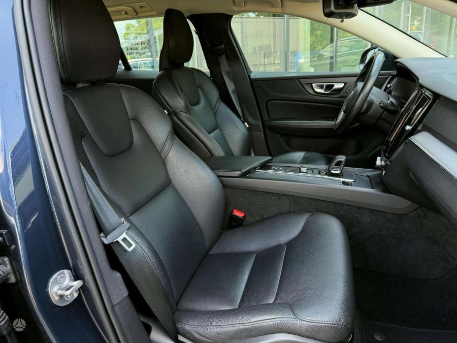 Grey Volvo V60 2022 in Kaunas, with an engine capacity of 1.97 L and mileage of 198 thousand km for 15900 €, photo 12 on AUTOMOTO.COM.LV