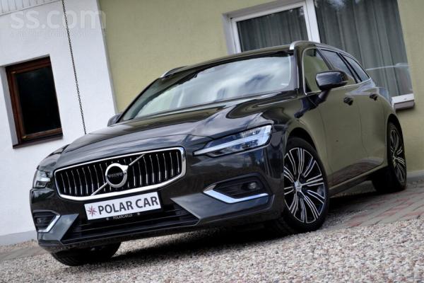 Grey Volvo V60 2022 in Tukums, with an engine capacity of 2.00 L and mileage of 222 thousand km for 18990 €, photo 1 on AUTOMOTO.COM.LV