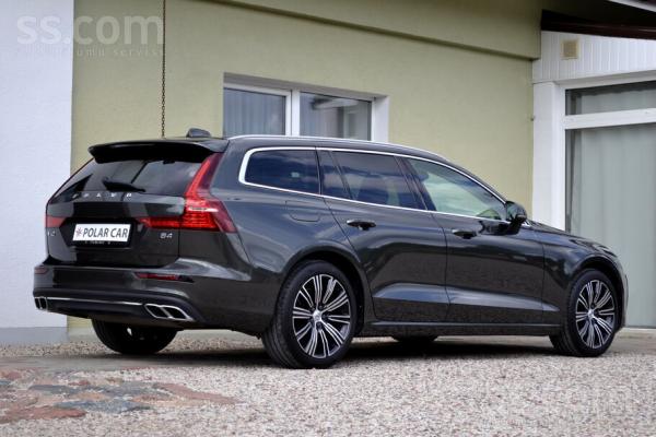 Grey Volvo V60 2022 in Tukums, with an engine capacity of 2.00 L and mileage of 222 thousand km for 18990 €, photo 8 on AUTOMOTO.COM.LV