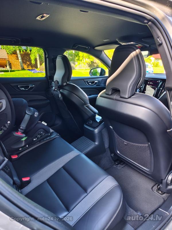 Pelēks Volvo V60 2022 Pērnava, ar dzinēja tilpumu 2.00 L un nobraukumu 142 tūkst. km par 28990 €, foto 6 vietnē AUTOMOTO.COM.LV