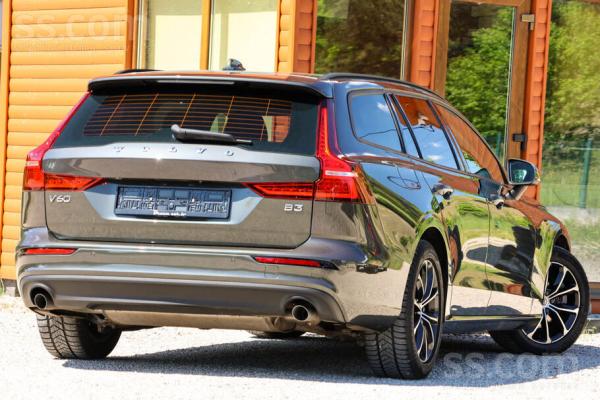 Pelēks Volvo V60 2022 Tukums, ar dzinēja tilpumu 2.00 L un nobraukumu 194 tūkst. km par 15790 €, foto 4 vietnē AUTOMOTO.COM.LV