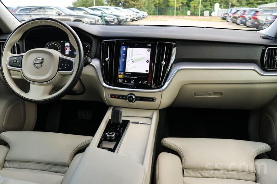 Pelēks Volvo V60 2022 Tukums, ar dzinēja tilpumu 2.00 L un nobraukumu 209 tūkst. km par 16290 €, foto 6 vietnē AUTOMOTO.COM.LV