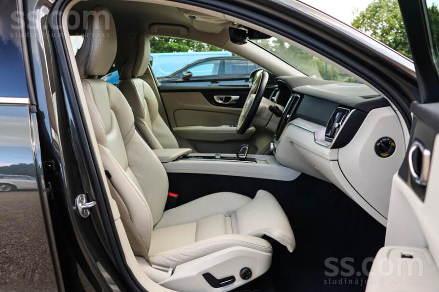 Pelēks Volvo V60 2022 Tukums, ar dzinēja tilpumu 2.00 L un nobraukumu 209 tūkst. km par 16290 €, foto 8 vietnē AUTOMOTO.COM.LV