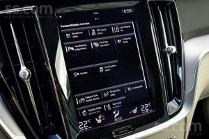 Pelēks Volvo V60 2022 Tukums, ar dzinēja tilpumu 2.00 L un nobraukumu 209 tūkst. km par 16290 €, foto 14 vietnē AUTOMOTO.COM.LV