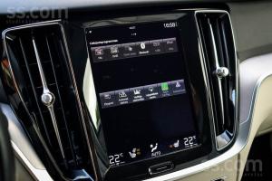 Pelēks Volvo V60 2022 Tukums, ar dzinēja tilpumu 2.00 L un nobraukumu 209 tūkst. km par 16290 €, foto 15 vietnē AUTOMOTO.COM.LV