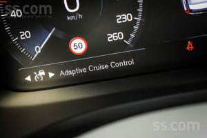 Pelēks Volvo V60 2022 Tukums, ar dzinēja tilpumu 2.00 L un nobraukumu 209 tūkst. km par 16290 €, foto 17 vietnē AUTOMOTO.COM.LV