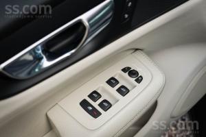 Pelēks Volvo V60 2022 Tukums, ar dzinēja tilpumu 2.00 L un nobraukumu 209 tūkst. km par 16290 €, foto 19 vietnē AUTOMOTO.COM.LV
