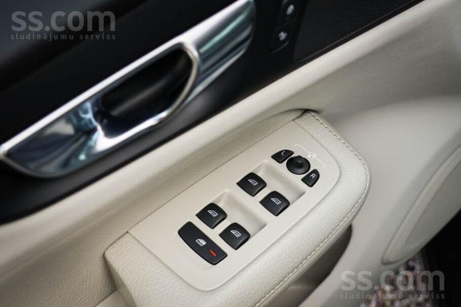 Pelēks Volvo V60 2022 Tukums, ar dzinēja tilpumu 2.00 L un nobraukumu 209 tūkst. km par 16290 €, foto 19 vietnē AUTOMOTO.COM.LV