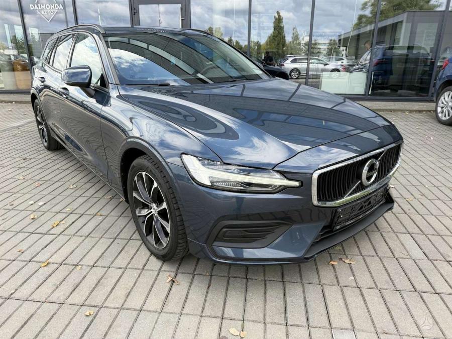 Grey Volvo V60 2022 in Kaunas, with an engine capacity of 1.97 L and mileage of 221 thousand km for 15900 €, photo 3 on AUTOMOTO.COM.LV
