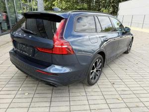 Grey Volvo V60 2022 in Kaunas, with an engine capacity of 1.97 L and mileage of 221 thousand km for 15900 €, photo 4 on AUTOMOTO.COM.LV