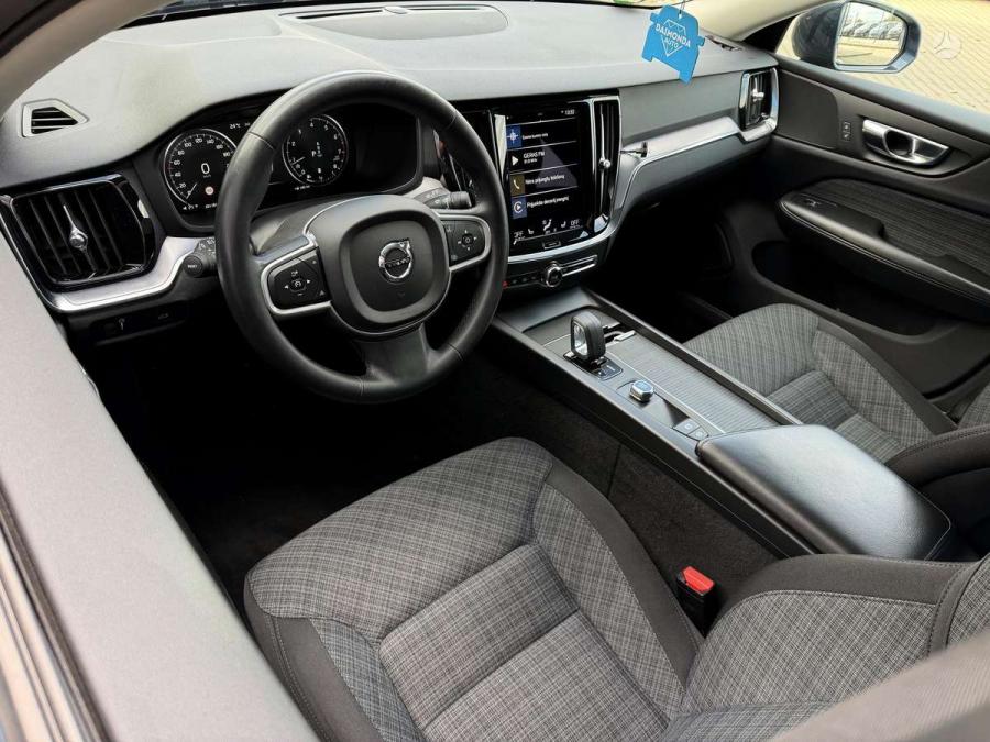 Grey Volvo V60 2022 in Kaunas, with an engine capacity of 1.97 L and mileage of 221 thousand km for 15900 €, photo 6 on AUTOMOTO.COM.LV