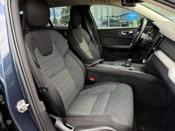 Grey Volvo V60 2022 in Kaunas, with an engine capacity of 1.97 L and mileage of 221 thousand km for 15900 €, photo 10 on AUTOMOTO.COM.LV