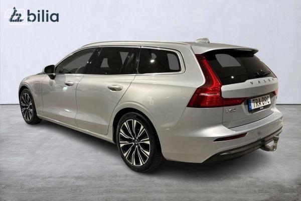 Pelēks Volvo V60 2023 Kauņa, ar dzinēja tilpumu 0.00 L un nobraukumu 76 tūkst. km par 36622 €, foto 2 vietnē AUTOMOTO.COM.LV
