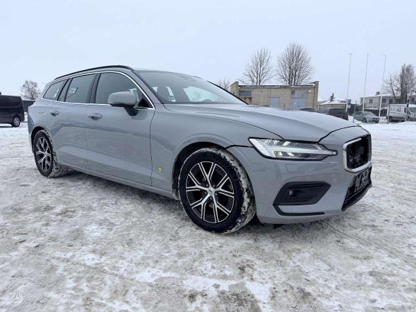Grey Volvo V60 2023 in Siauliai, with an engine capacity of 1.97 L and mileage of 30 thousand km for 21900 €, photo 3 on AUTOMOTO.COM.LV