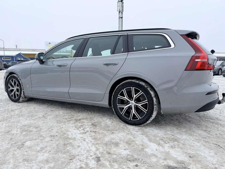 Pelēks Volvo V60 2023 Šauļi, ar dzinēja tilpumu 1.97 L un nobraukumu 30 tūkst. km par 21900 €, foto 6 vietnē AUTOMOTO.COM.LV