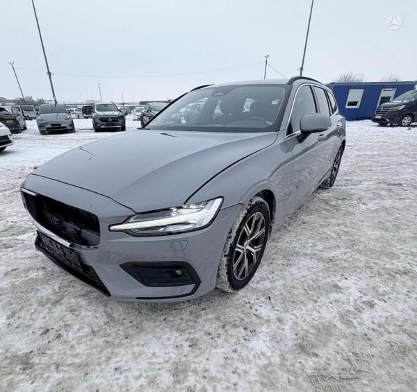 Grey Volvo V60 2023 in Siauliai, with an engine capacity of 1.97 L and mileage of 30 thousand km for 21900 €, photo 8 on AUTOMOTO.COM.LV