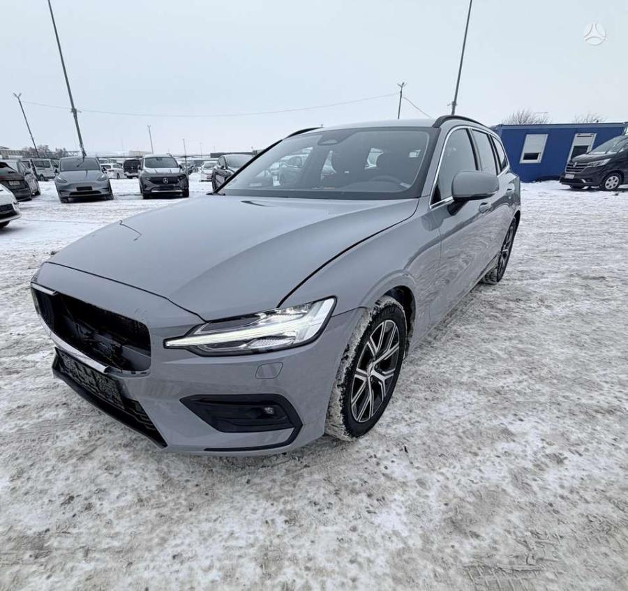 Pelēks Volvo V60 2023 Šauļi, ar dzinēja tilpumu 1.97 L un nobraukumu 30 tūkst. km par 21900 €, foto 8 vietnē AUTOMOTO.COM.LV