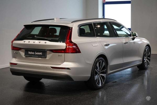 Grey Volvo V60 2023 in Vilnius, with an engine capacity of 1.97 L and mileage of 58 thousand km for 29900 €, photo 3 on AUTOMOTO.COM.LV