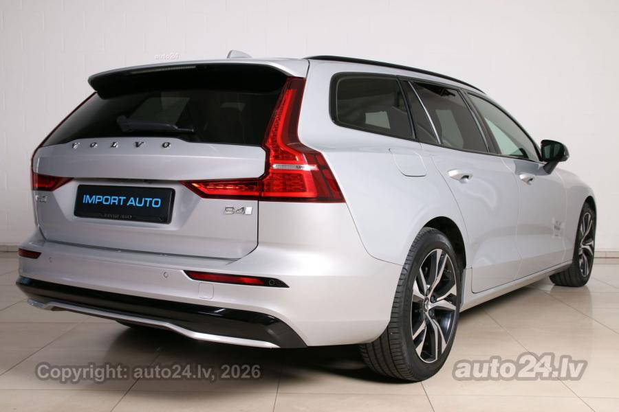 Pelēks Volvo V60 2023 Pērnava, ar dzinēja tilpumu 2.00 L un nobraukumu 51 tūkst. km par 36990 €, foto 7 vietnē AUTOMOTO.COM.LV
