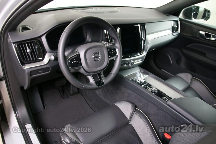 Pelēks Volvo V60 2023 Pērnava, ar dzinēja tilpumu 2.00 L un nobraukumu 51 tūkst. km par 36990 €, foto 9 vietnē AUTOMOTO.COM.LV