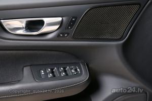 Pelēks Volvo V60 2023 Pērnava, ar dzinēja tilpumu 2.00 L un nobraukumu 51 tūkst. km par 36990 €, foto 14 vietnē AUTOMOTO.COM.LV