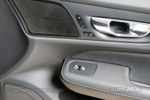 Pelēks Volvo V60 2023 Pērnava, ar dzinēja tilpumu 2.00 L un nobraukumu 51 tūkst. km par 36990 €, foto 15 vietnē AUTOMOTO.COM.LV