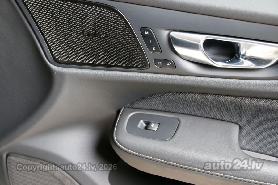 Pelēks Volvo V60 2023 Pērnava, ar dzinēja tilpumu 2.00 L un nobraukumu 51 tūkst. km par 36990 €, foto 15 vietnē AUTOMOTO.COM.LV