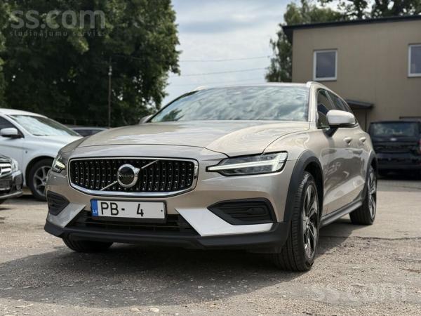 Pelēks Volvo V60 2023 Rīga, ar dzinēja tilpumu 2.00 L un nobraukumu 0 tūkst. km par 34800 €, foto 1 vietnē AUTOMOTO.COM.LV