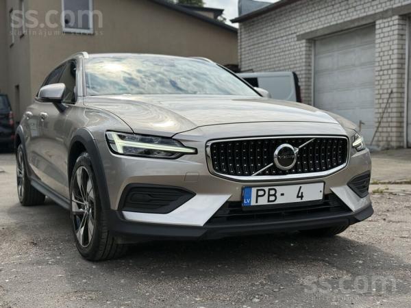 Pelēks Volvo V60 2023 Rīga, ar dzinēja tilpumu 2.00 L un nobraukumu 0 tūkst. km par 34800 €, foto 3 vietnē AUTOMOTO.COM.LV