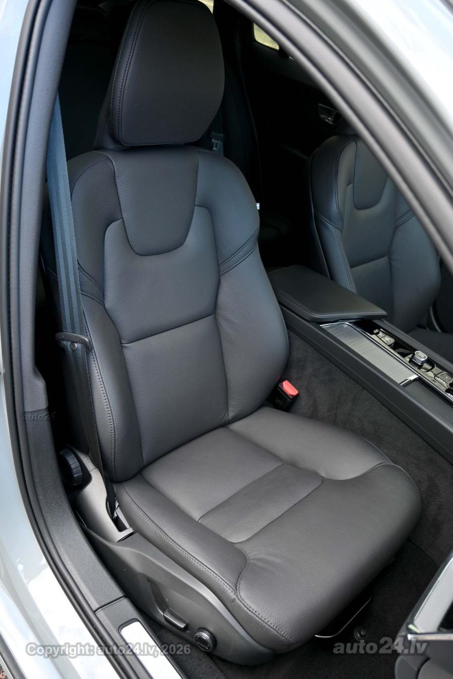 Grey Volvo V60 2024 in Tallinn, with an engine capacity of 2.00 L and mileage of 49 thousand km for 34990 €, photo 11 on AUTOMOTO.COM.LV