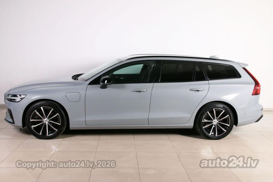 Pelēks Volvo V60 2024 Pērnava, ar dzinēja tilpumu 2.00 L un nobraukumu 28 tūkst. km par 44990 €, foto 4 vietnē AUTOMOTO.COM.LV