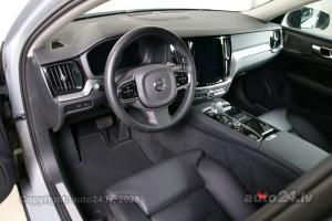 Pelēks Volvo V60 2024 Pērnava, ar dzinēja tilpumu 2.00 L un nobraukumu 28 tūkst. km par 44990 €, foto 9 vietnē AUTOMOTO.COM.LV