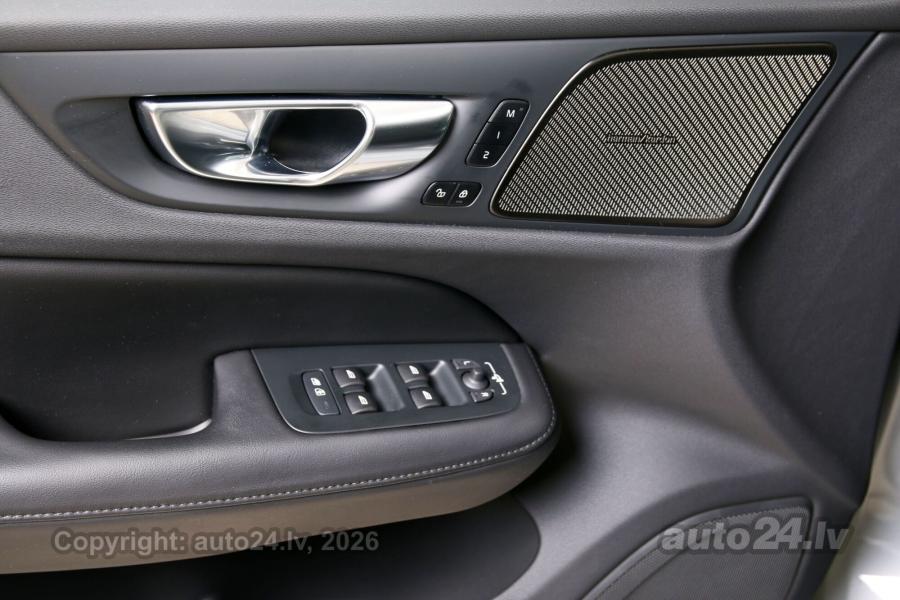 Pelēks Volvo V60 2024 Pērnava, ar dzinēja tilpumu 2.00 L un nobraukumu 28 tūkst. km par 44990 €, foto 14 vietnē AUTOMOTO.COM.LV
