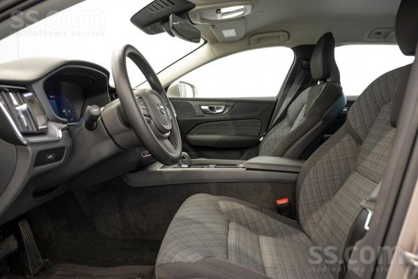 Pelēks Volvo V60 2024 Rīga, ar dzinēja tilpumu 2.00 L un nobraukumu 29 tūkst. km par 30900 €, foto 8 vietnē AUTOMOTO.COM.LV