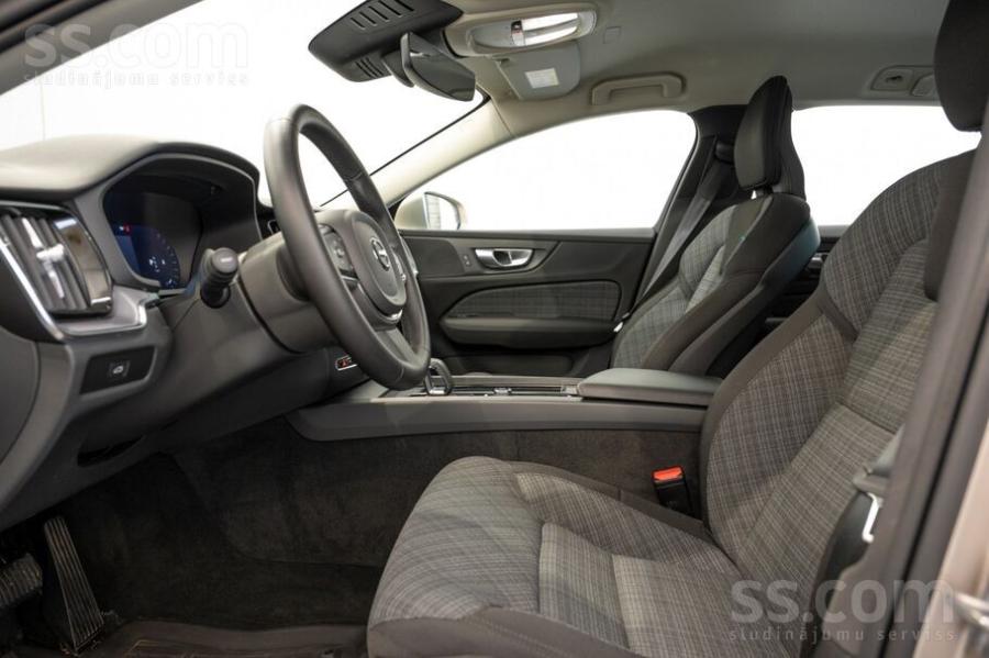 Grey Volvo V60 2024 in Riga, with an engine capacity of 2.00 L and mileage of 29 thousand km for 30900 €, photo 8 on AUTOMOTO.COM.LV