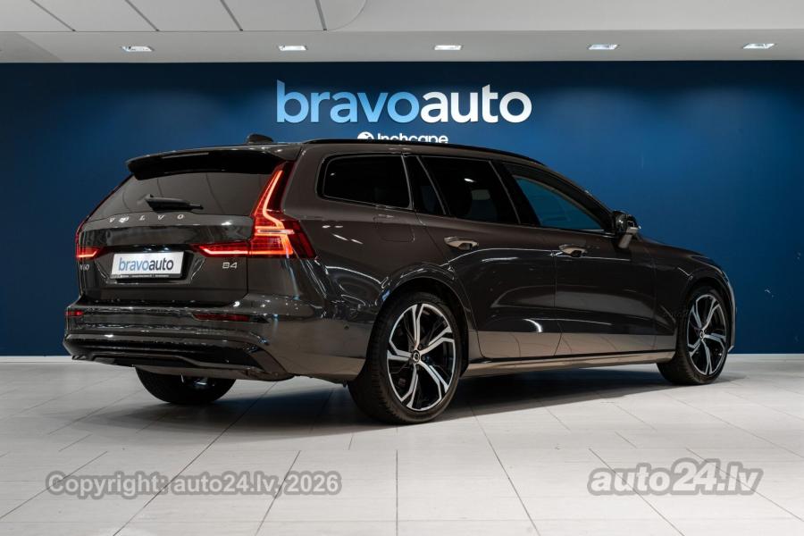Grey Volvo V60 2024 in Tallinn, with an engine capacity of 2.00 L and mileage of 24 thousand km for 38900 €, photo 3 on AUTOMOTO.COM.LV