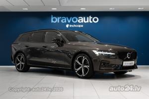 Grey Volvo V60 2024 in Tallinn, with an engine capacity of 2.00 L and mileage of 24 thousand km for 38900 €, photo 4 on AUTOMOTO.COM.LV