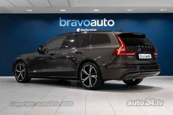 Grey Volvo V60 2024 in Tallinn, with an engine capacity of 2.00 L and mileage of 24 thousand km for 38900 €, photo 5 on AUTOMOTO.COM.LV