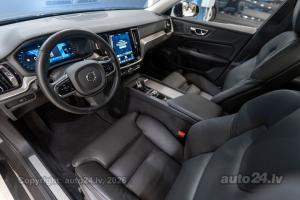 Grey Volvo V60 2024 in Tallinn, with an engine capacity of 2.00 L and mileage of 24 thousand km for 38900 €, photo 6 on AUTOMOTO.COM.LV