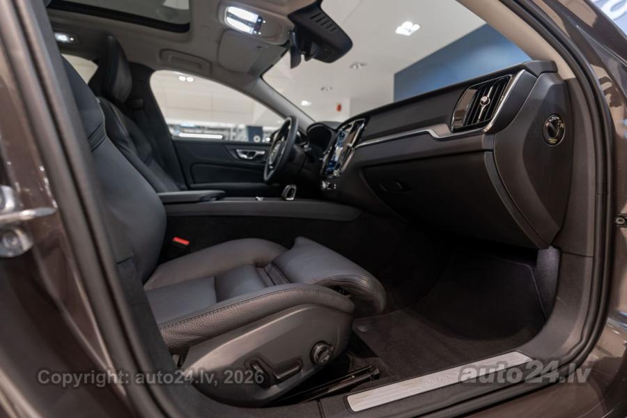 Grey Volvo V60 2024 in Tallinn, with an engine capacity of 2.00 L and mileage of 24 thousand km for 38900 €, photo 13 on AUTOMOTO.COM.LV