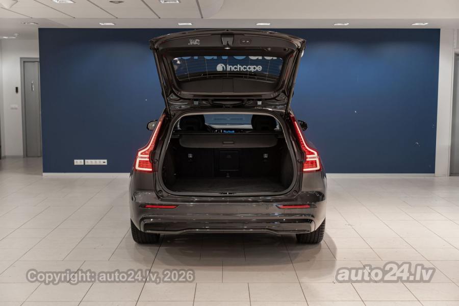 Grey Volvo V60 2024 in Tallinn, with an engine capacity of 2.00 L and mileage of 24 thousand km for 38900 €, photo 16 on AUTOMOTO.COM.LV