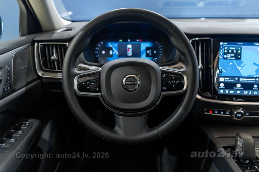 Grey Volvo V60 2024 in Tallinn, with an engine capacity of 2.00 L and mileage of 24 thousand km for 38900 €, photo 19 on AUTOMOTO.COM.LV